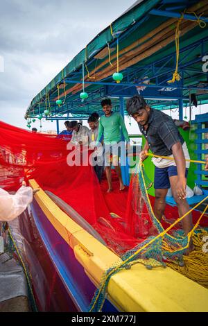Tanur Fishing Harbor in Tanur Nagaram, the largest Harbor in Malappuram ...