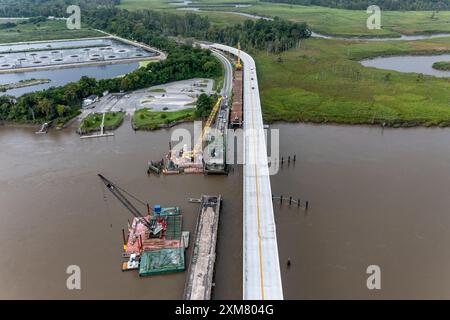 The dismantling of the Houlihan bridge. The Houlihan Bridge in Port ...