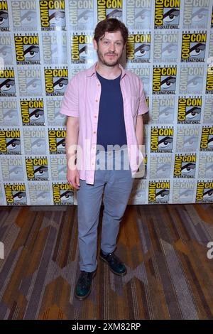 Iwan Rheon beim Photocall zur Amazon Prime Video Serie Those About to ...