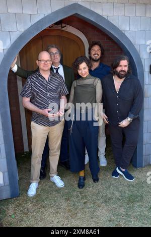 Matt Berry, Kristen Schaal, Paul Simms, Mark Proksch und Kayvan Novak ...