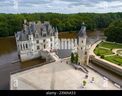 Aerial view of Chateau de Chenonceau Stock Photo - Alamy