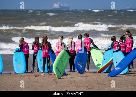 Course for surfers, surfing beginners, on the beach of Scheveningen ...
