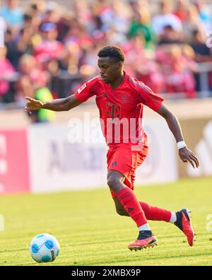 am Ball Mudaser SADAT (FCB #8)/Einzelfoto/Freisteller/A-Junioren ...