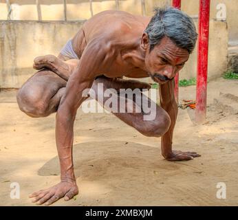 Kushti Pahlawani Wrestlers Stock Photo - Alamy