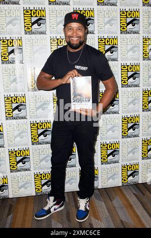 Ray-Anthony Height beim Photocall zur Graphic Novel Defiant: The Robert ...