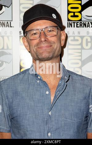 Josh Bycel beim Photocall zur Hulu Animationsserie Solar Opposites auf ...