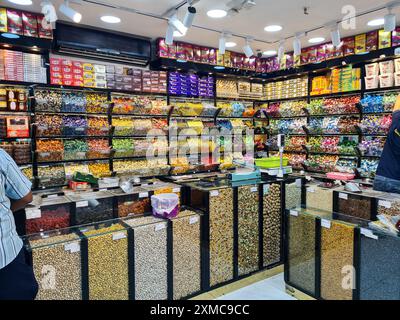 Candy store in a shopping mall in Indianapolis Stock Photo - Alamy
