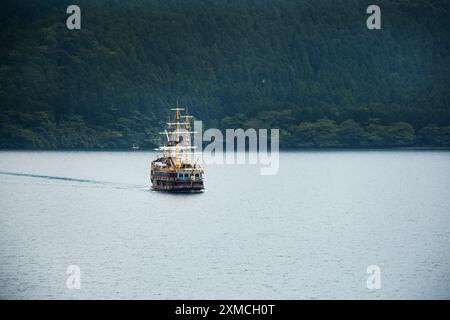 Classic boat tour of Hakone Sightseeing Cruise Pirate Ship sailing in ...