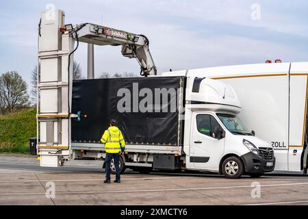 Customs X-ray inspection system, can X-ray entire trucks and check for ...