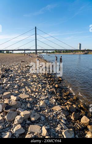 Rhine near Duesseldorf, extremely low water, Rhine level at 81 cm ...