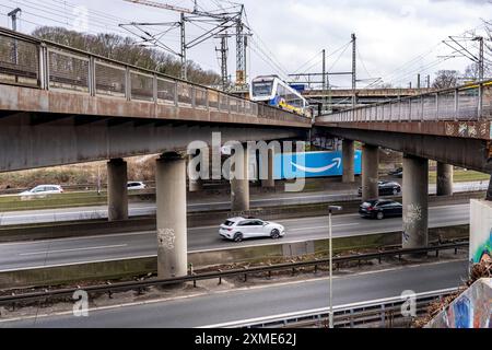 Railway bridges at the Duisburg-Kaiserberg motorway junction, complete ...