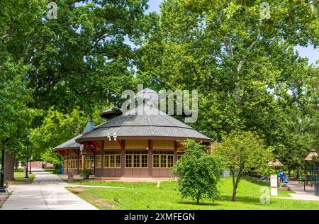 Bushnell Park Carousel, Bushnell Park, downtown Hartford, Connecticut ...