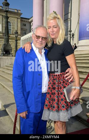 Axel MILBERG Schauspieler mit Ehefrau Judith. Verleihung Bayerischer ...