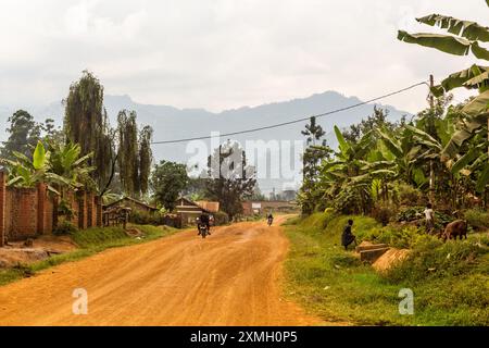 Road in Budadiri village, Uganda Stock Photo - Alamy