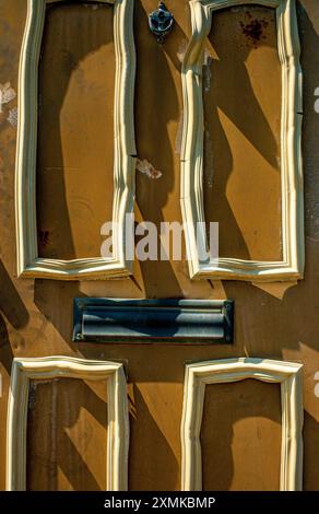Door molding melting in heat Stock Photo - Alamy