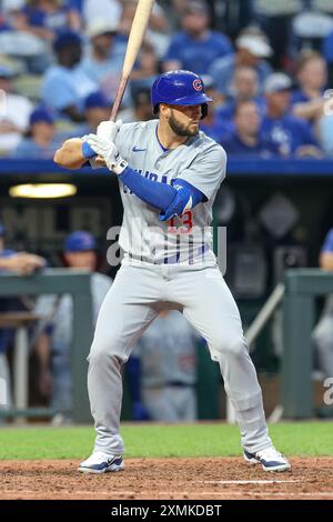Chicago Cubs' David Bote bats during a baseball game against the ...