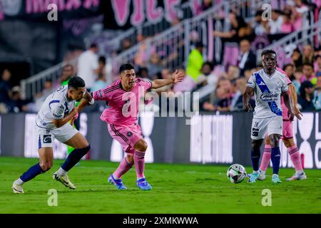 Inter Miami forward Luis Suárez (9) gets ready to strike the ball ...