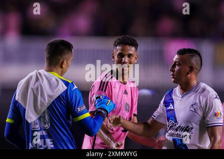Inter Miami CF defender Ian Fray (17) and Nashville SC defender Josh ...