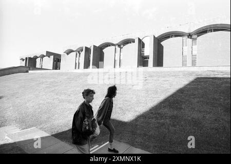 Sussex University , Brighton 17 August 1990 Picture by Roger Bamber ...