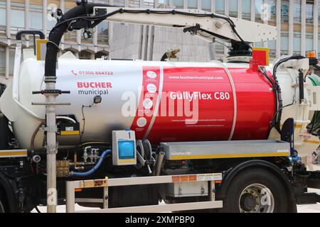 BUCHER MUNICIPAL GULLYFLEX C80 DAF LF GULLY-CLEANING TRUCK Stock Photo ...