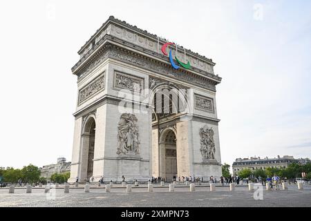 Paris (France): the Agitos logo, emblem of the Paralympic Games ...