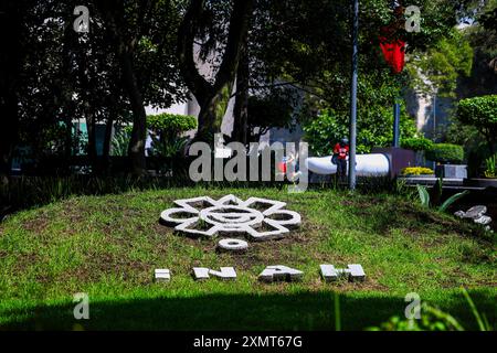Instituto Chapultepec Logo