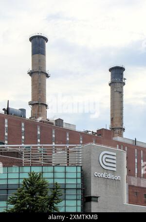 The Con Edison logo at its East River Generation Station in Manhattan ...