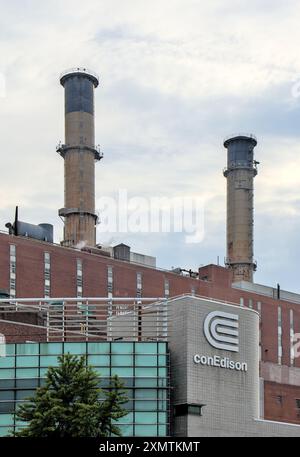 The Con Edison logo at its East River Generation Station in Manhattan ...