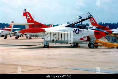 North American Rockwell T-2B Buckeye 156697 Stock Photo - Alamy