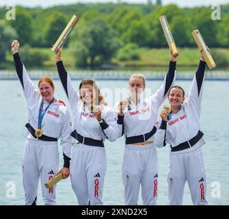 Gold medalists Lauren Henry, Hannah Scott, Lola Anderson and Georgina ...