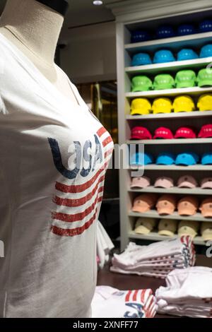 Trump Souvenir Store, Trump Tower, NYC Stock Photo - Alamy