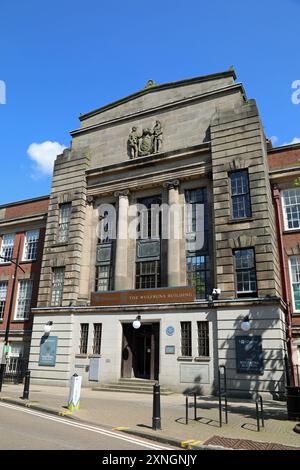 The Wulfruna Building at Wolverhampton University Stock Photo - Alamy