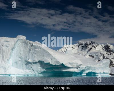 Blocky iceberg, Pleneau Bay Antarctica Stock Photo - Alamy