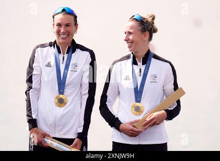 New Zealand's Brooke Francis and Lucy Spoors (gold), Great Britain's ...