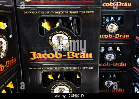 Jacob Bräu, Bier Brauerei aus Bodenwöhr, Bayern. Holz Bierfass bzw ...