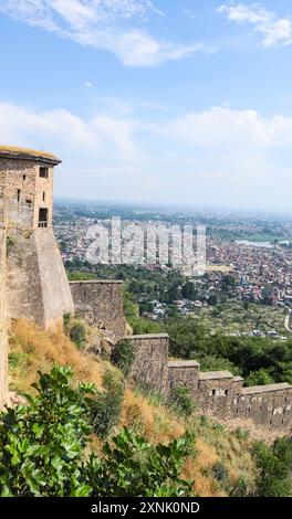 Beautiful view of Hari Parbat Fort and city view of Srinagar, Srinagar ...