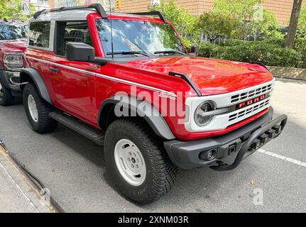 Red Ford Bronco parked in Manhattan Stock Photo - Alamy