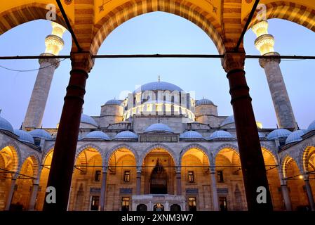 Suleimaniye Camii. Mosque of Suleiman, Istanbul, Turkey Stock Photo - Alamy