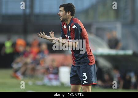 Aaron Martin of Genoa CFC gestures during the Serie A football match ...