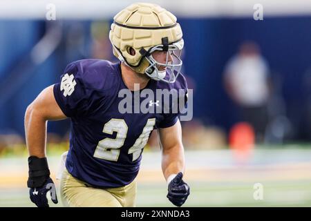 Notre Dame linebacker Jack Kiser (LB12) poses for a portrait at the NFL ...