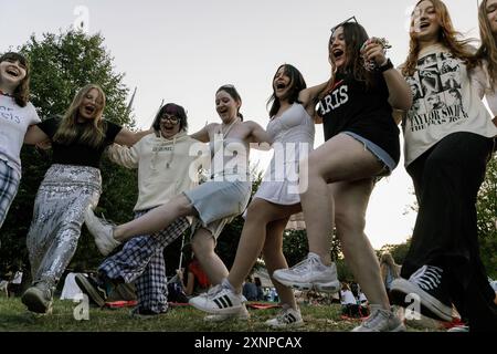 Thousands of Taylor Swift fans, known as 'Swifties', arrive at Wembley ...
