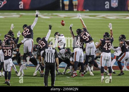 Chicago Bears wide receiver Rome Odunze (15) catches a touchdown pass ...