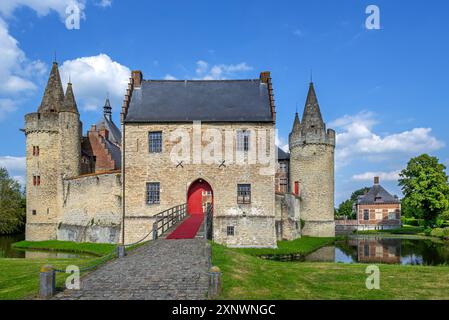 Kasteel van Laarne, 14th century medieval moated castle near Ghent ...
