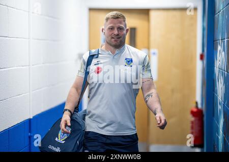 Luke Yates of Warrington Wolves arrives during the Betfred Super League ...