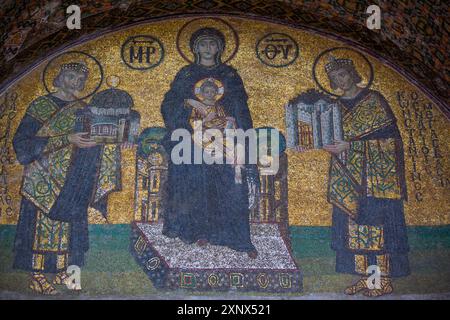 Mosaic, Emperor Justinian on left, the Virgin and Child in center ...