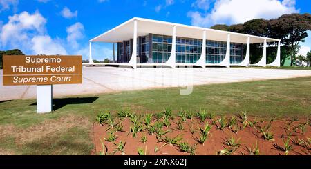 Brazil Supreme Court, designed by Oscar Niemeyer, and sculpture of Lady ...