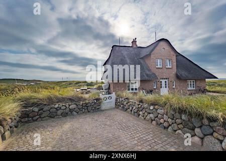 Thatched-roof house, Kersig estate, Hoernum, Sylt Stock Photo - Alamy