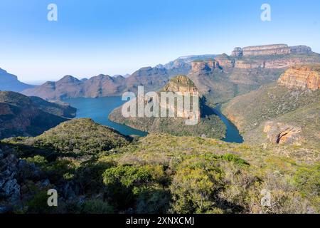 River bend at the Blyde River Canyon with Three Rondawels peak, view of ...