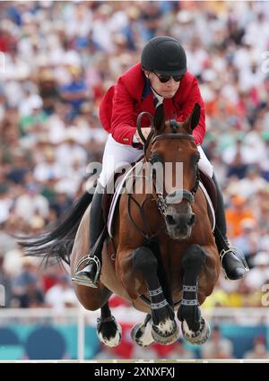 Karl COOK riding CARACOLE DE LA ROQUE, Equestrian, Jumping Team ...