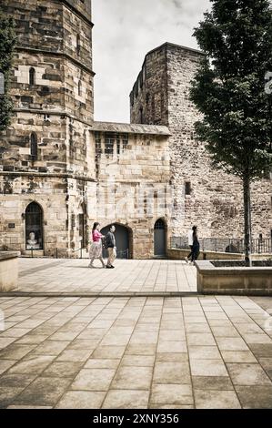 Visitors in the courtyard of Lancaster Castle,UK Stock Photo - Alamy